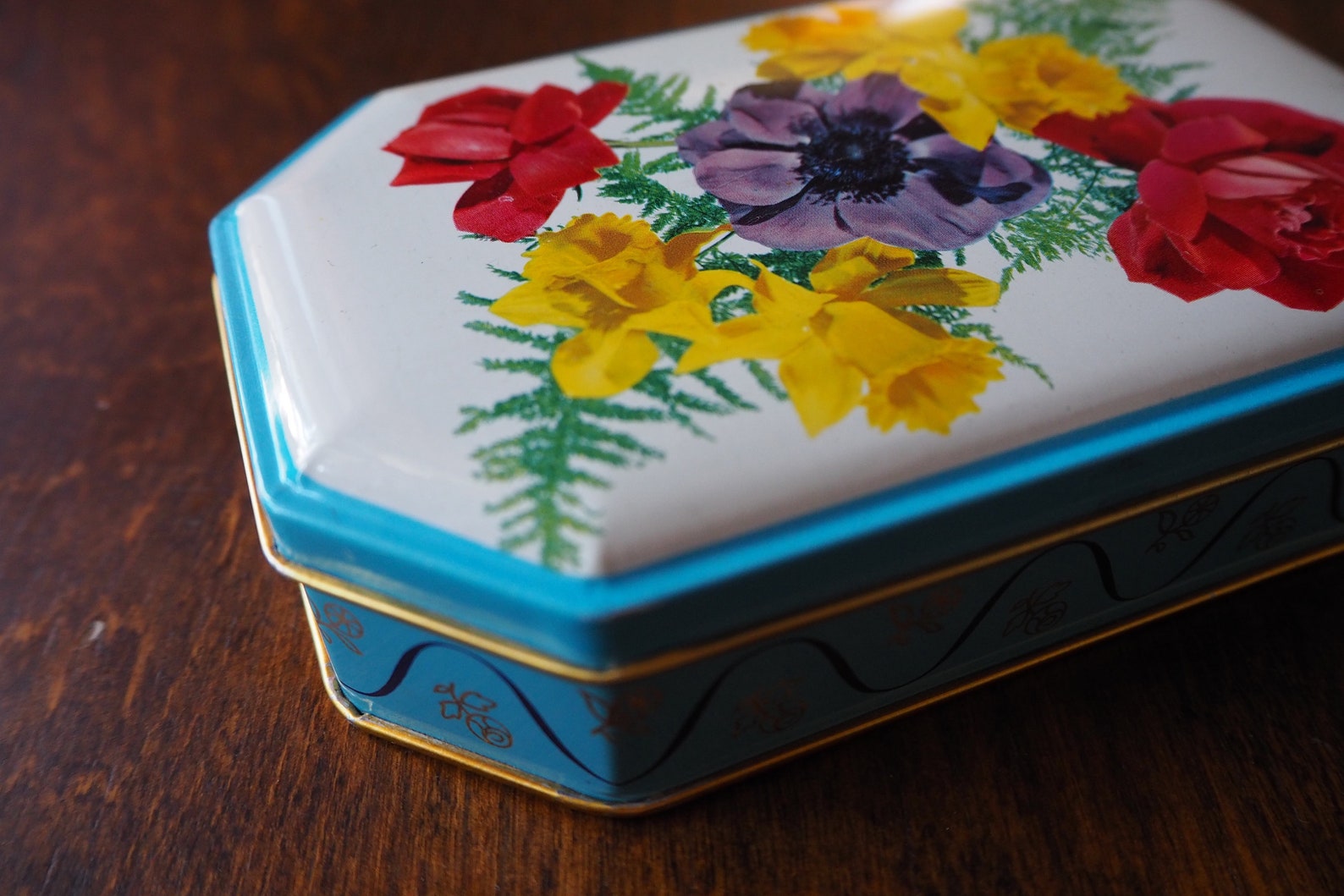 Vintage floral tin box Floral tin box Vintage storage box | Etsy