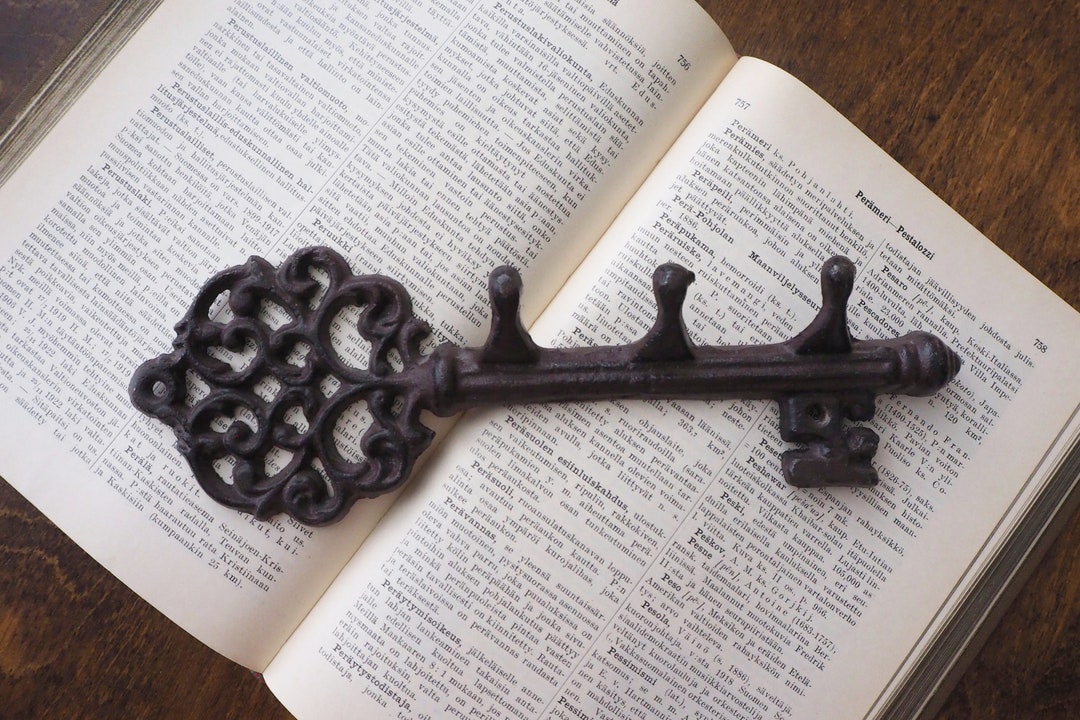 Vintage Cast Iron Key Rack | Small Vintage Key Rack | Key Shaped Wall ...