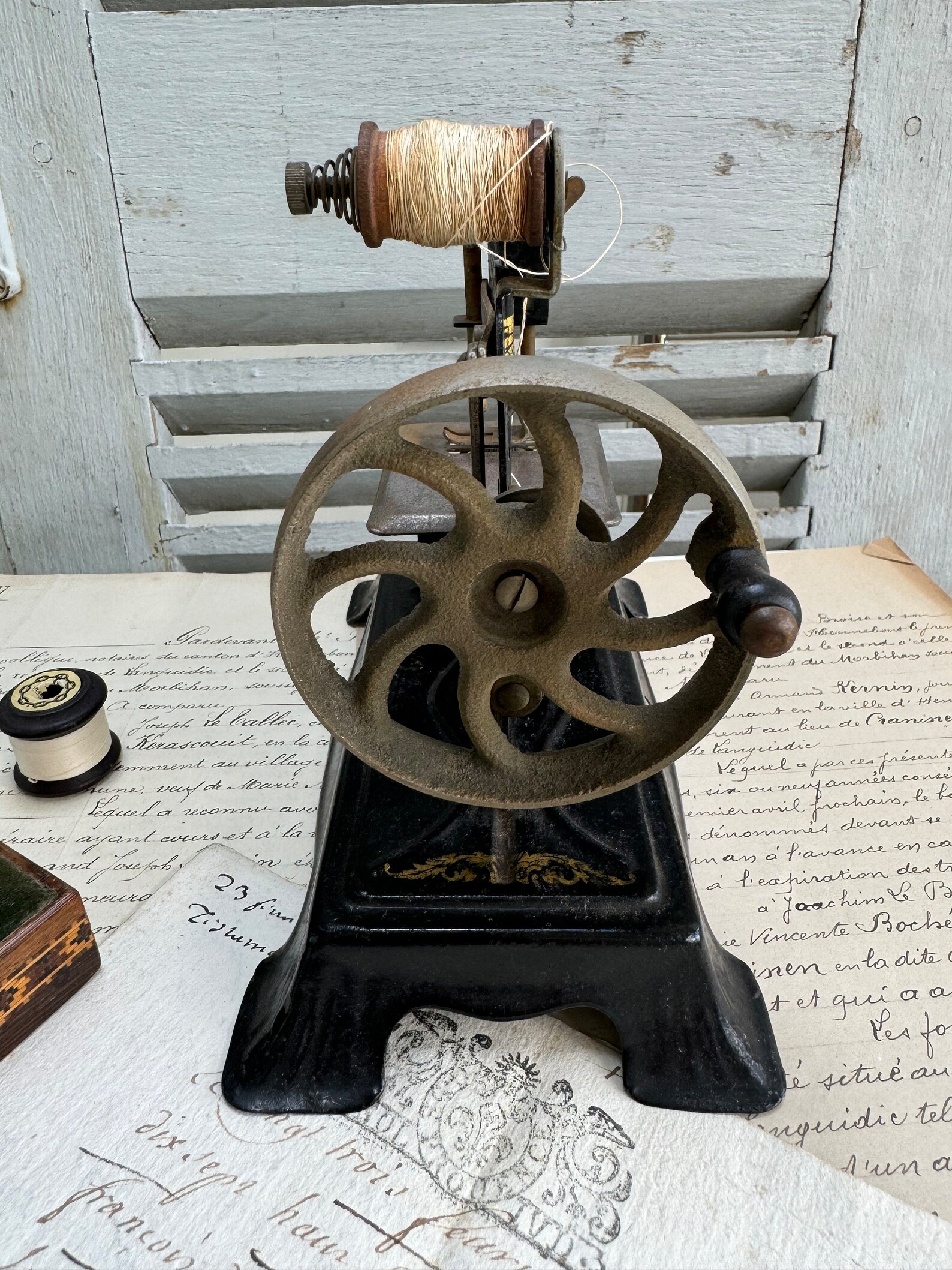 Antique Miniature Sewing Machine. Antique Child’s Sewing Machine ...