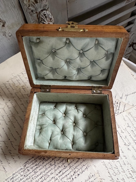 French Antique Olive Wood Box With Hand Painted Viole… - Gem