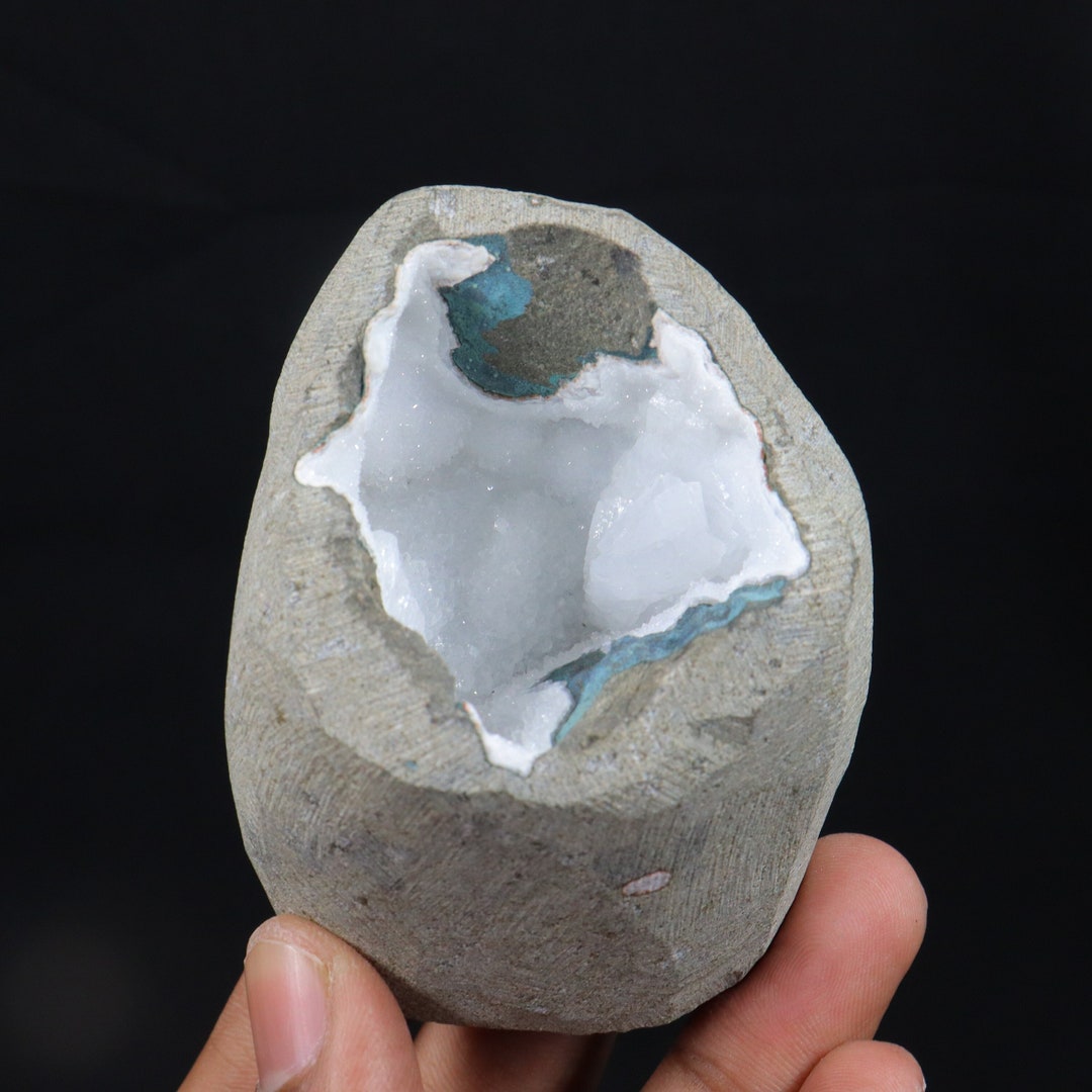 White Quartz Geode Cave, Crystal Geode, White Quartz Geode, Geode ...