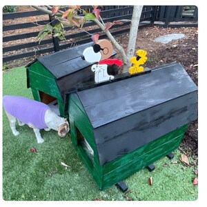 LARGE Snoopy Flying Ace Dog House Fence Line Garden Topper Woodstock ...