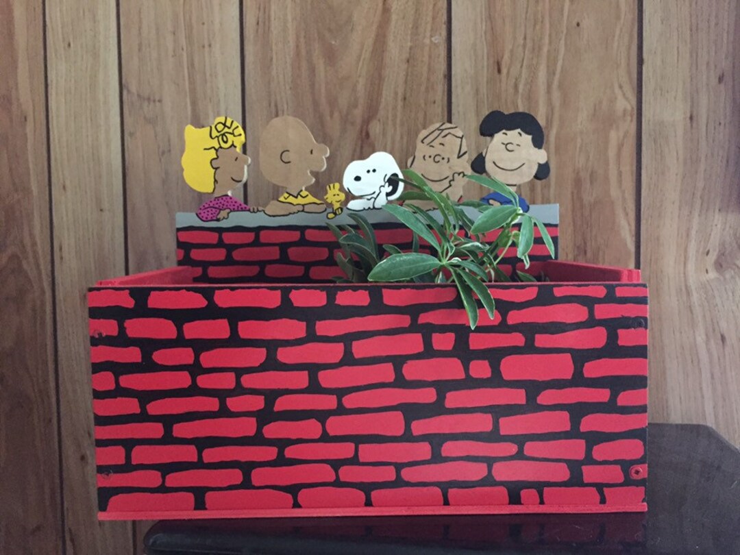 Snoopy Charlie Brown Woodstock Sally Linus Lucy Flower Planter Thinking ...