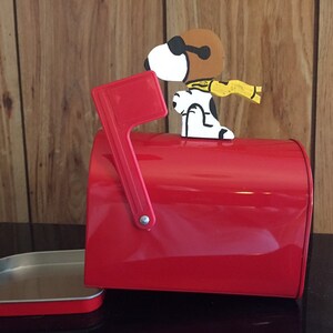 Snoopy Desk Top Flying Ace Red Baron Dog House Metal Mailbox Charlie ...
