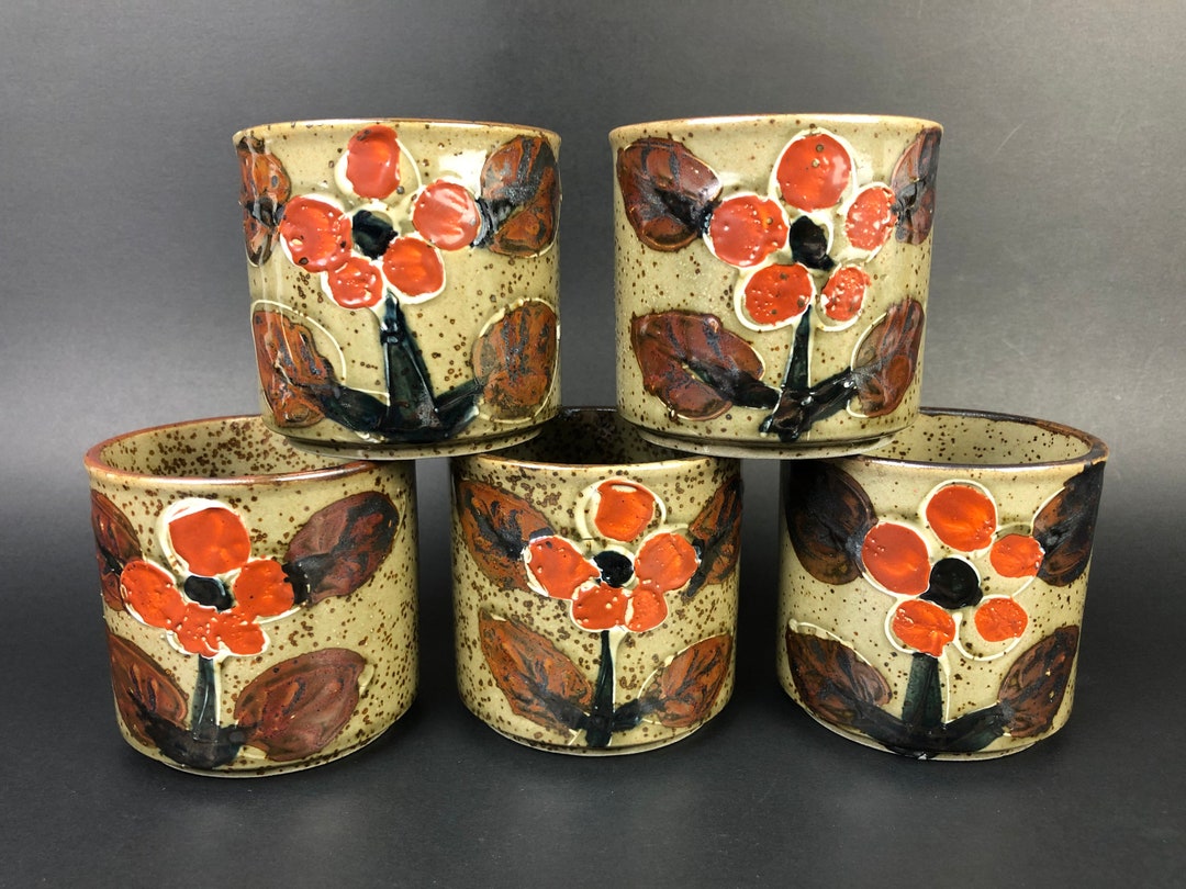 A Vintage Set of 5 Handleless Hand-painted Ceramic Tea Cups. Holds 8oz ...