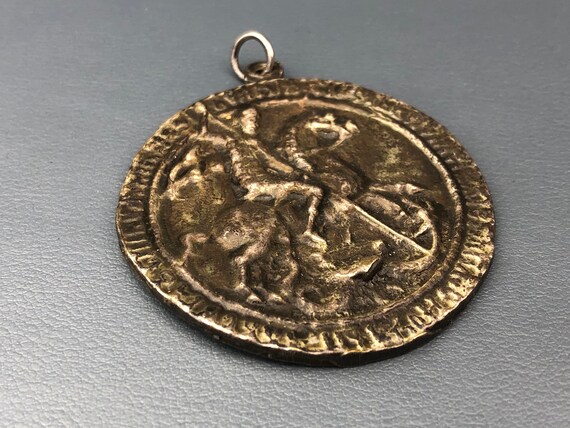 Vintage Large Medallion With Woman’s Profile & King G… - Gem