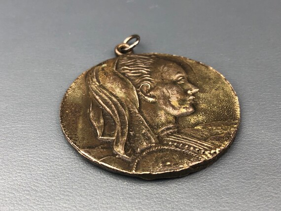 Vintage Large Medallion With Woman’s Profile & King G… - Gem