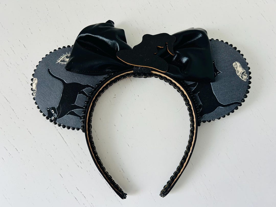 Hocus Pocus Mickey Ears for Adults, Zachary Binx Hocus Pocus Cat Mickey ...