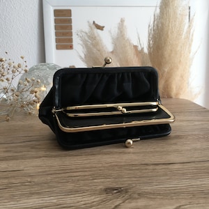 Large Retro Coin Purse With Gold Click-clack Clasp - Vintage Genuine ...