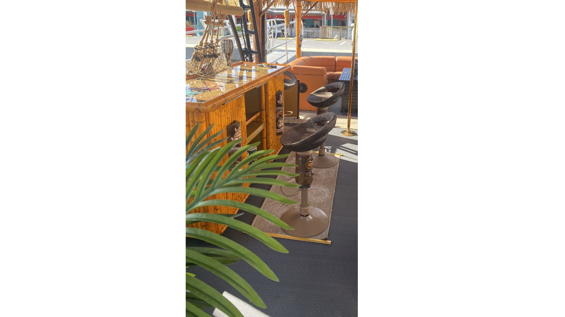 Pontoon Bar. Weatherproof All PVC Tiki Bar, Epoxy Resin Art Bar Top ...