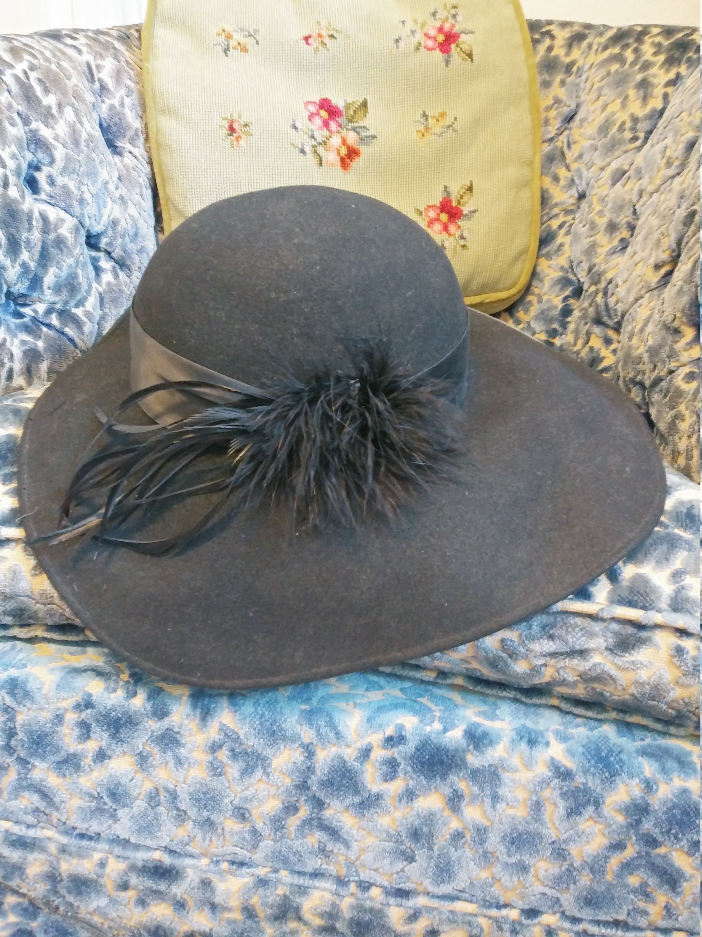 Stunning and Sassy Vintage Black Hat with Rooster Feathers / | Etsy