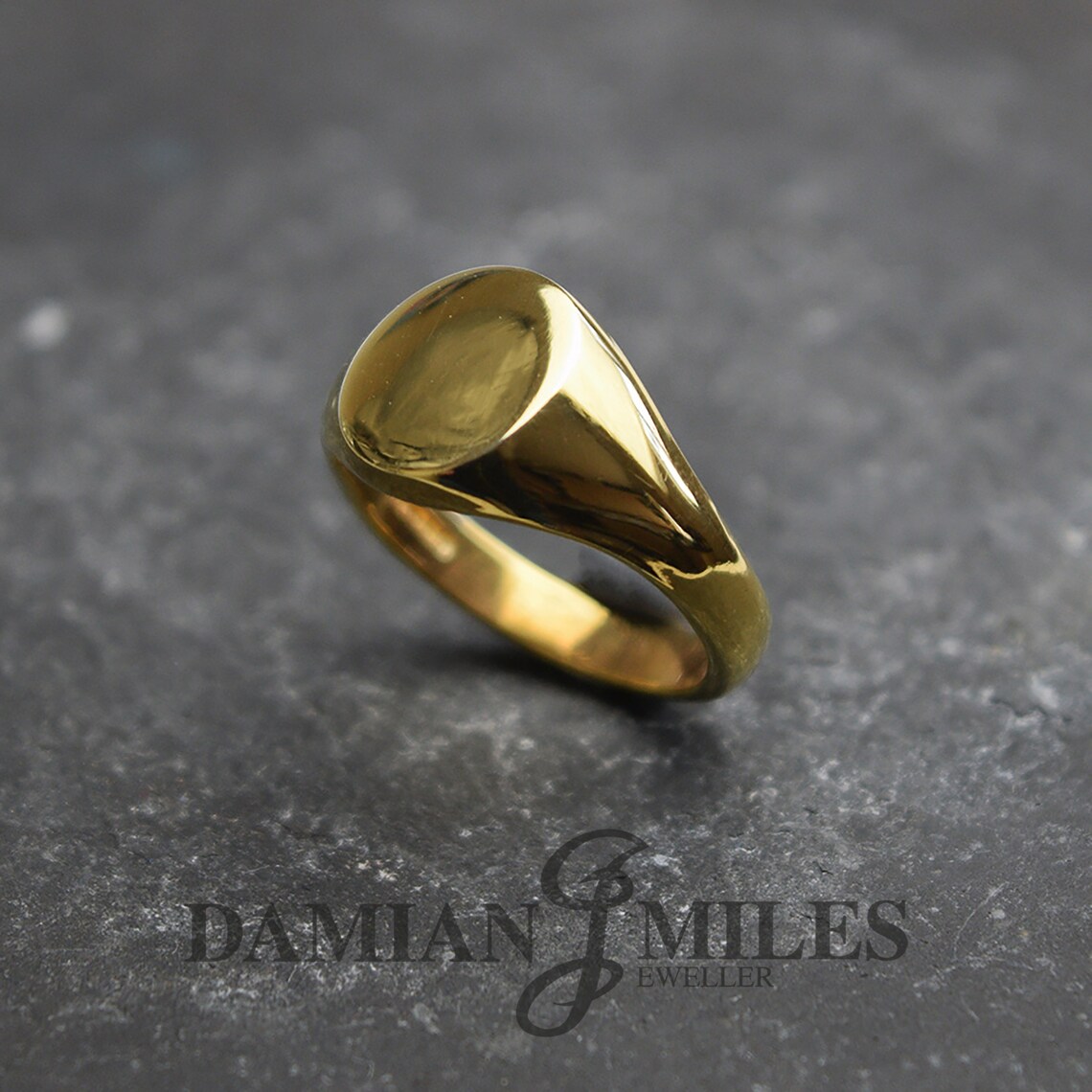 Lady's 18ct Gold Large Oval Signet Ring. - Etsy UK