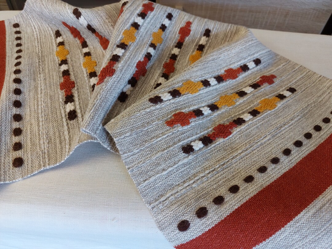Vintage Handwoven Wool Table Runner, Table Topper, Table Dressing ...