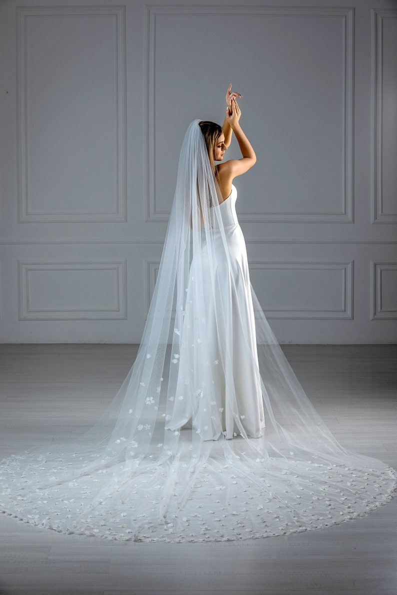 3D Floral Lace Wedding Veil: Italian Tulle Bridal Veil - Etsy