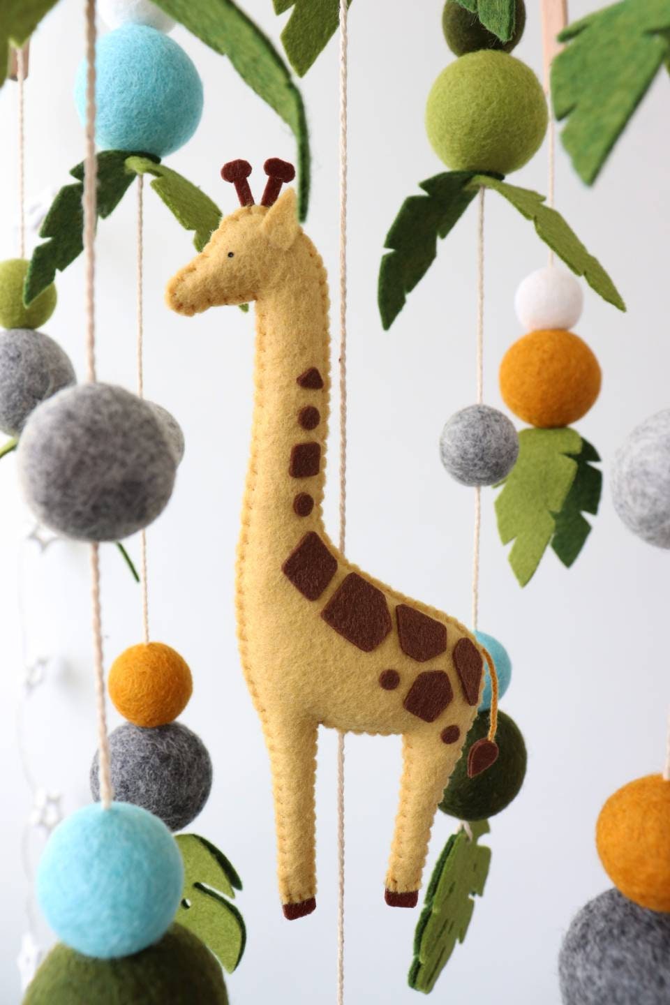 Giraffe Baby Mobile, Felt Balls Mobile for Crib, Safari Animals Nursery ...
