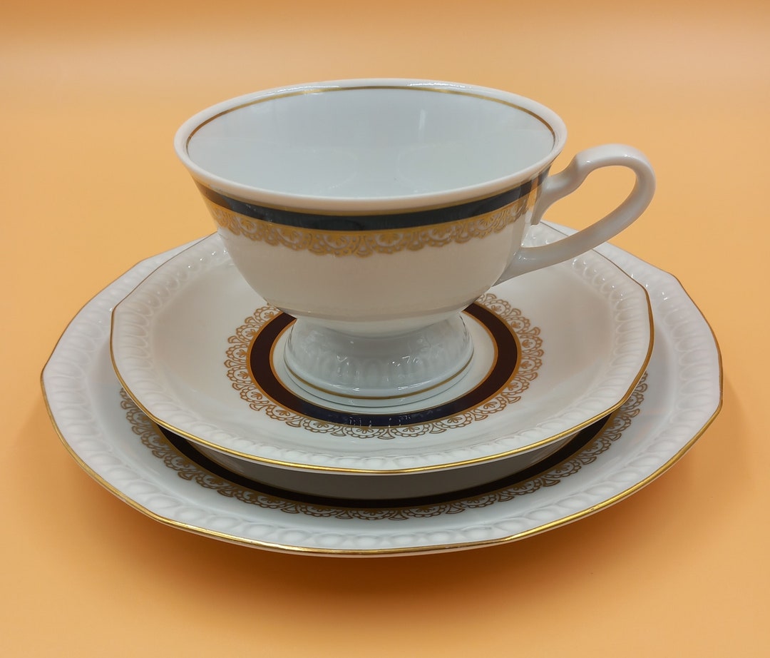 Weimar Porcelain C. & E. Carstens Collector's Cup Collector's Place ...