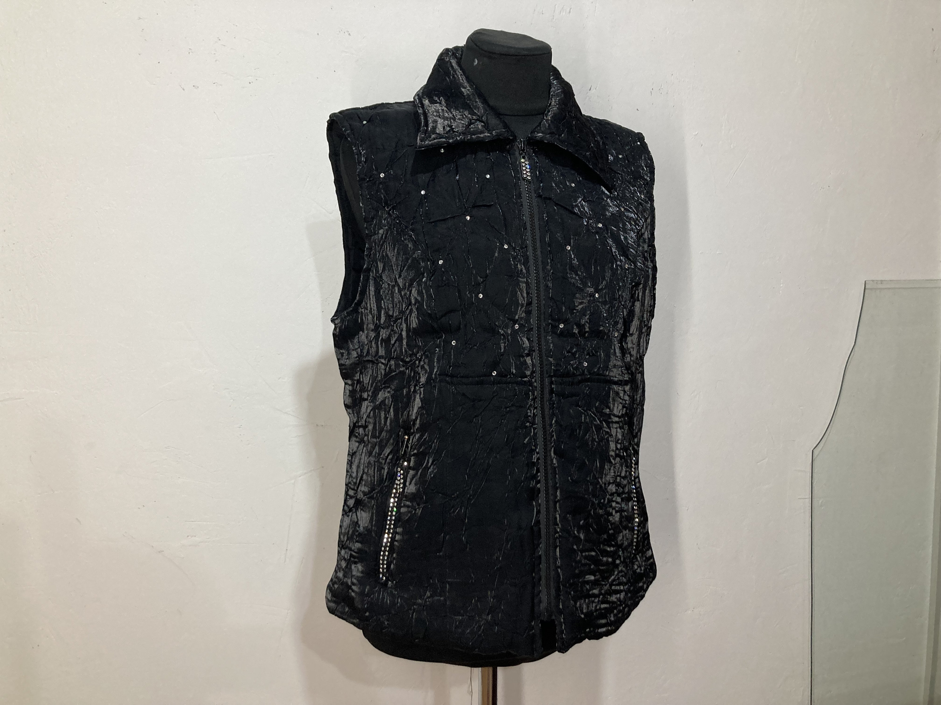 Y2k Black Zippered Rhinestones Vest / 00s Style / 00s Vest / - Etsy UK