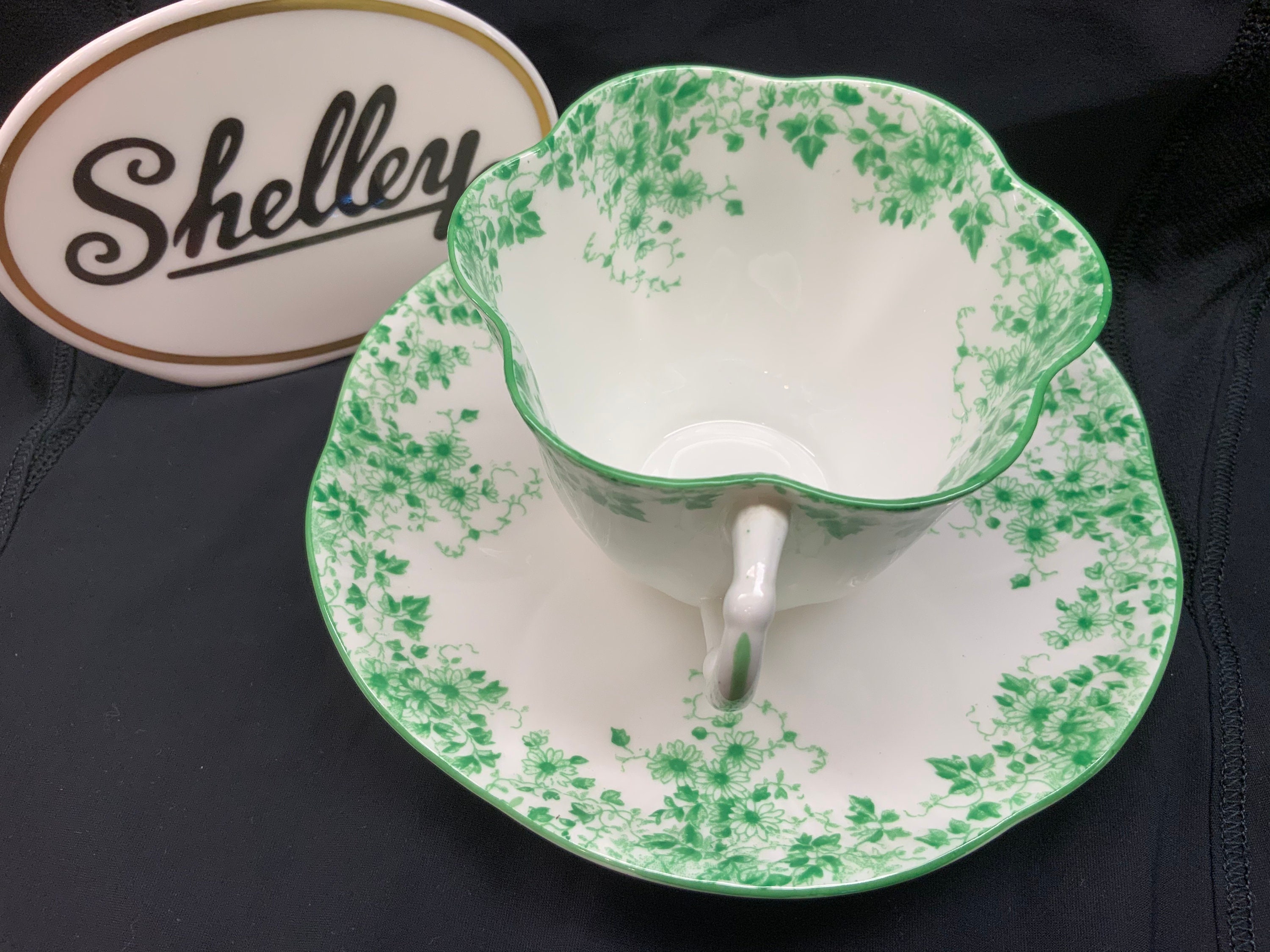 Shelley Dainty Green Daisy Teacup Set International Shipping Cost Will ...