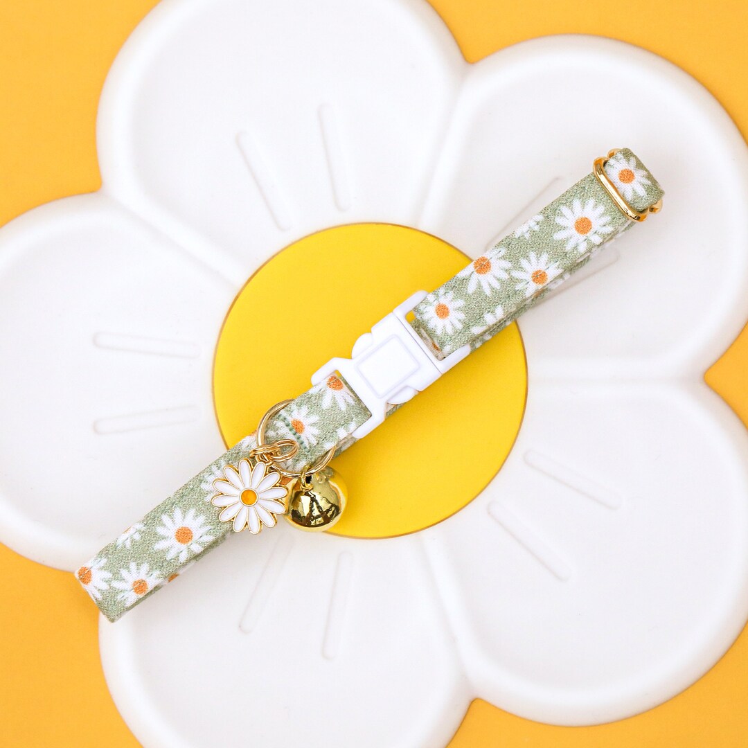 Sage Green Daisy Cat Collar, Floral Breakaway Cat Collar With Bell and ...