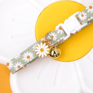 Sage Green Daisy Cat Collar, Floral Breakaway Cat Collar With Bell and ...