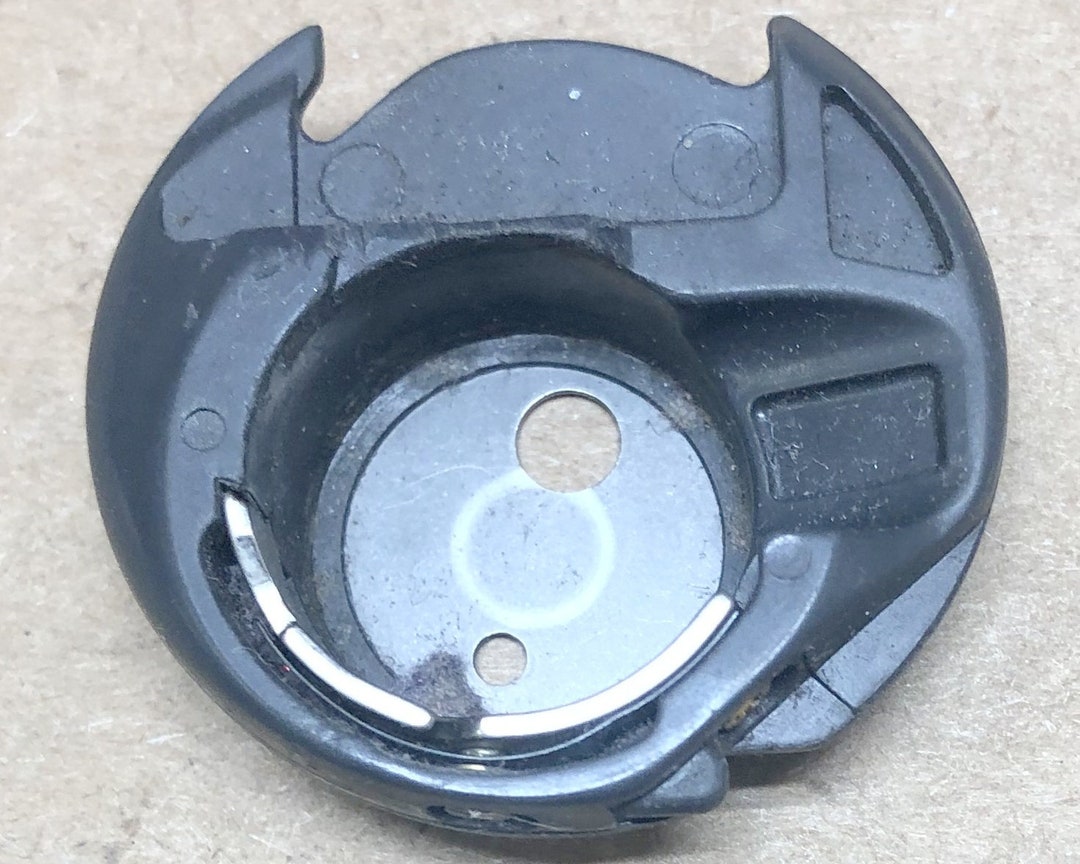 SINGER Genuine Original Bobbin Case HP30457 Fits SINGER 9900 Class ...