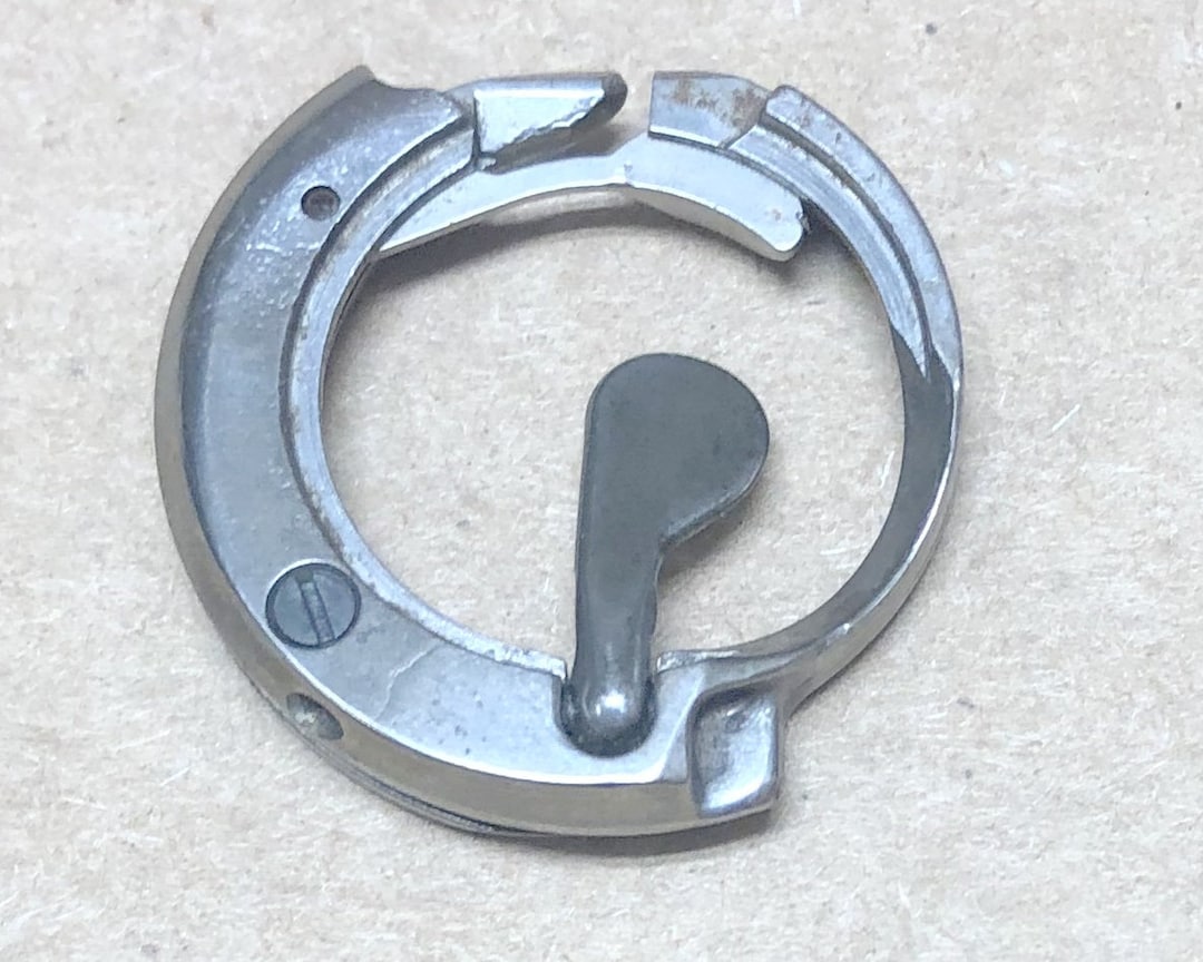 SINGER Genuine Original Touch & Sew Bobbin Case 163124-004 Fits SINGER ...