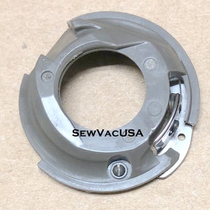 SINGER Gernuine Original Bobbin Case 383913 Fits 2010, 4000, 6000, 7000 ...