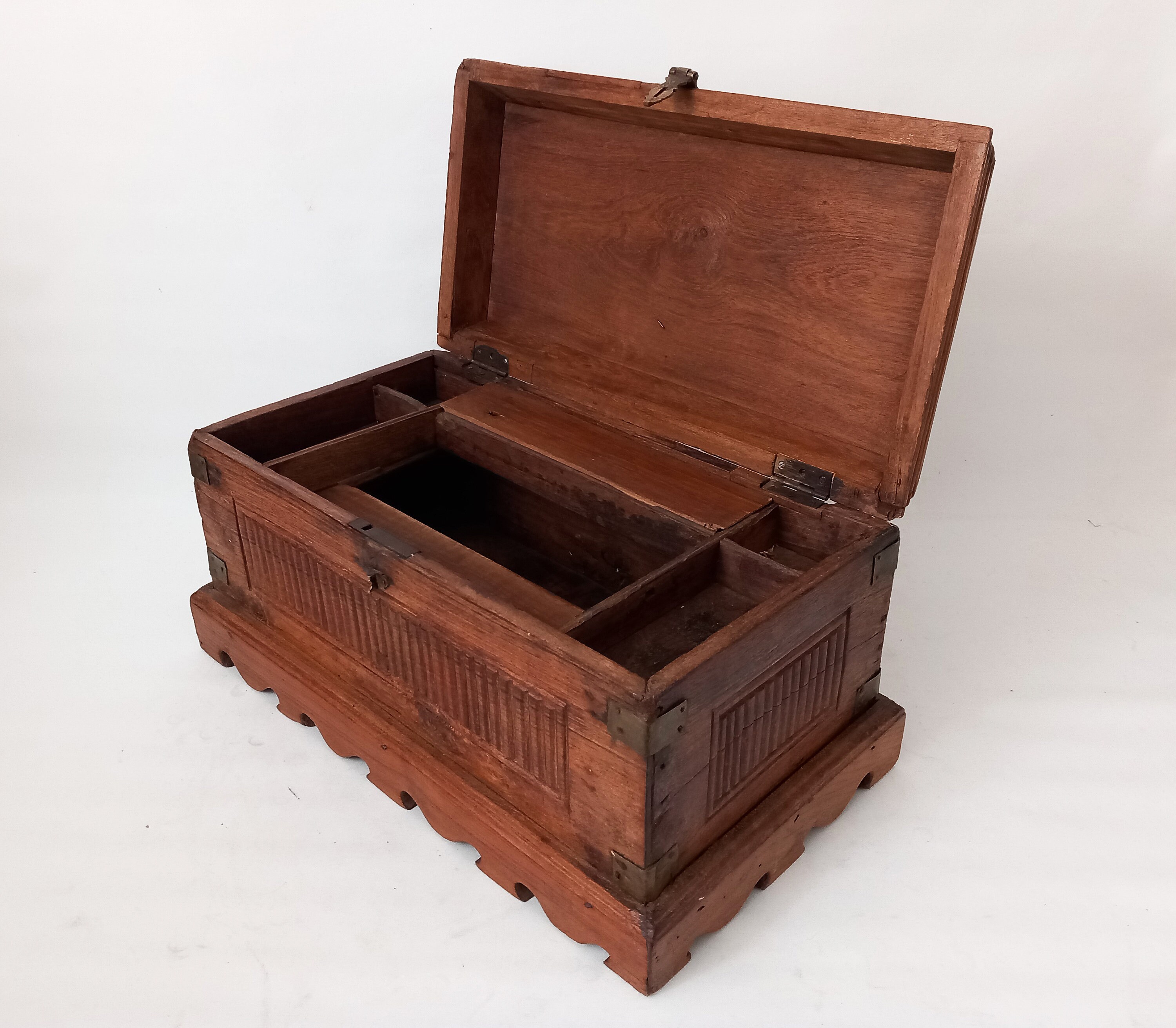 Antique Wooden Chest Treasure Chest Handmade Brass Elements Storage ...