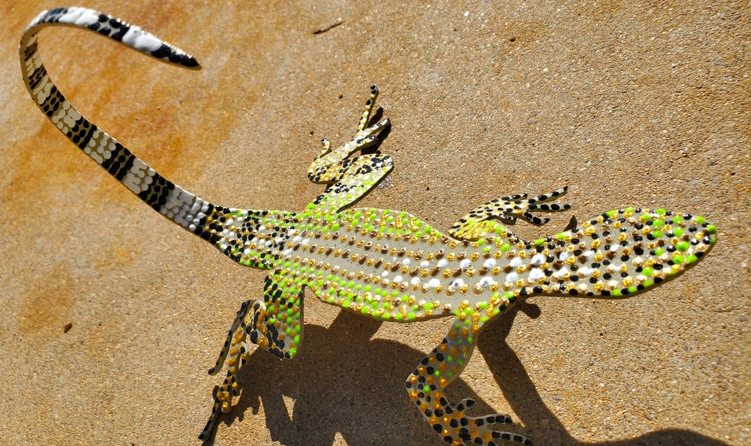 Hand Painted Zebra-tailed Lizard | Metal Yard Art ~ 9" X 8" Iron ...