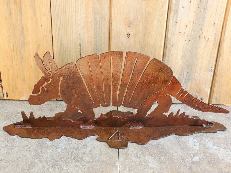 Iron Armadillo on Base | Metal Yard Art ~ Texas Southwest Sonoran ...