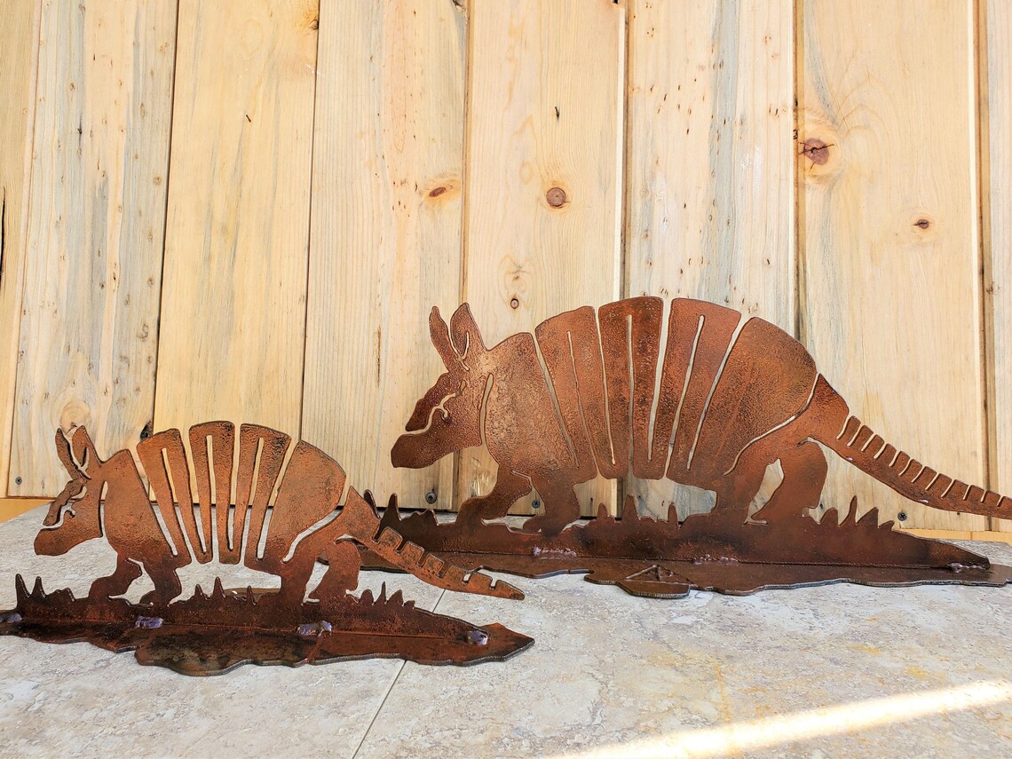 Iron Armadillo on Base | Metal Yard Art ~ Texas Southwest Sonoran ...