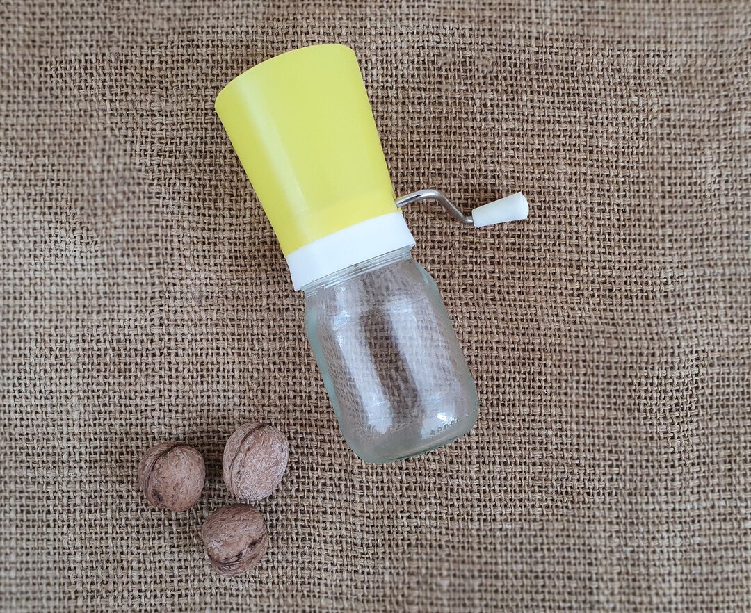 Vintage Hand Nut Grinder, Retro Walnut Mill, Old Nut Cutter Kitchen ...