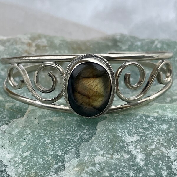 Labradorite Cuff Bracelet - Etsy