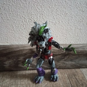 Broken Roxanne Wolf - Etsy