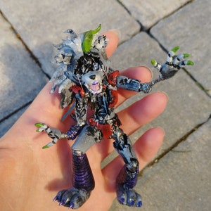 Broken Roxanne Wolf - Etsy