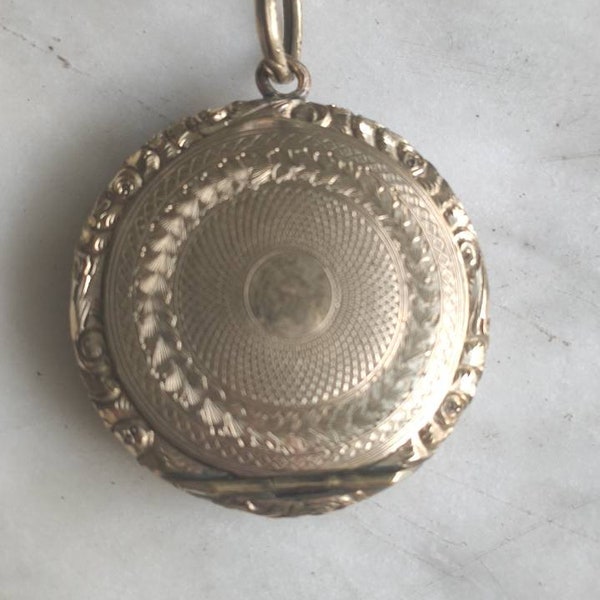 Victorian Locket - Etsy