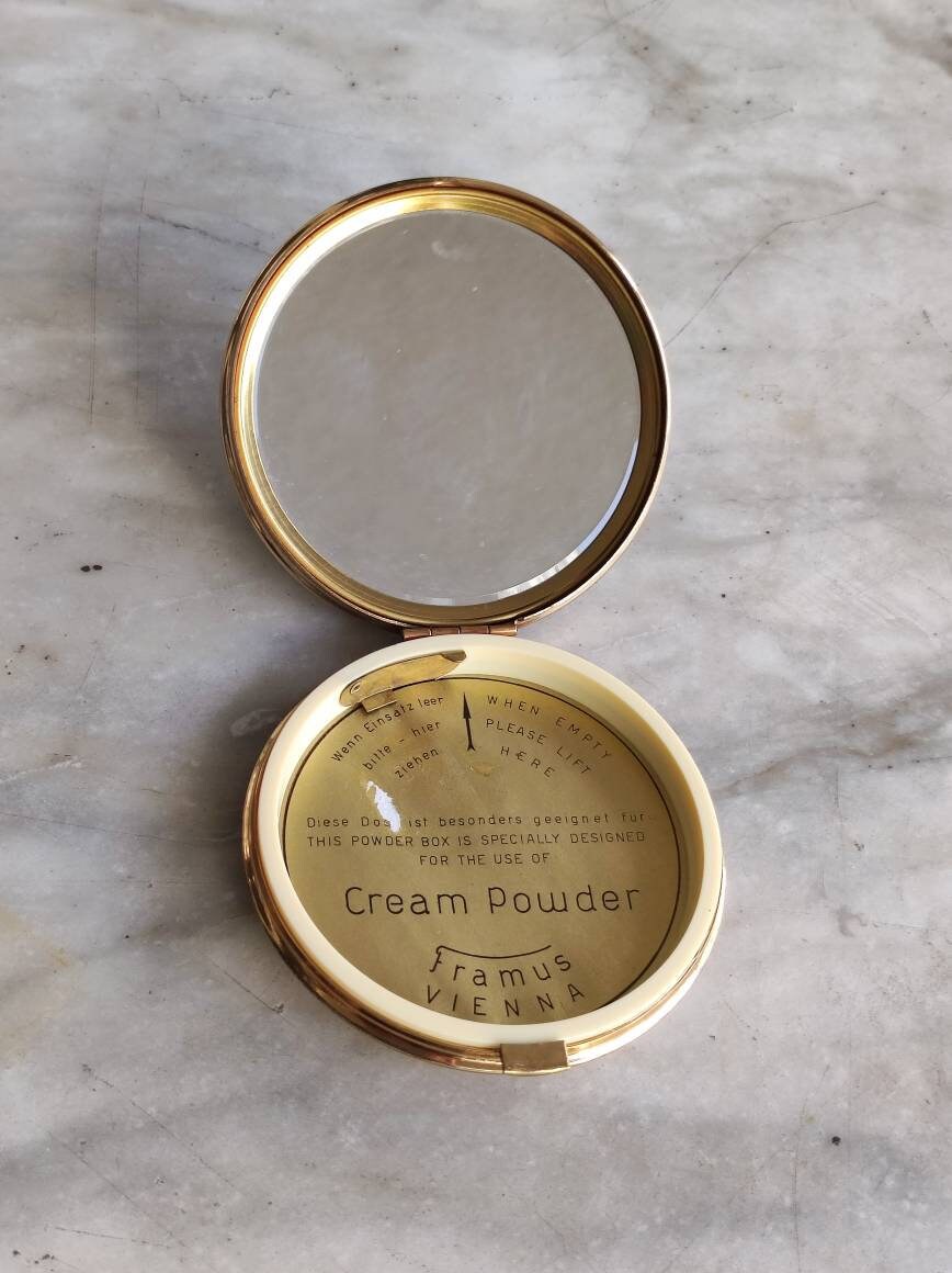 Vintage 1950s Petit Point Powder Compact. - Etsy