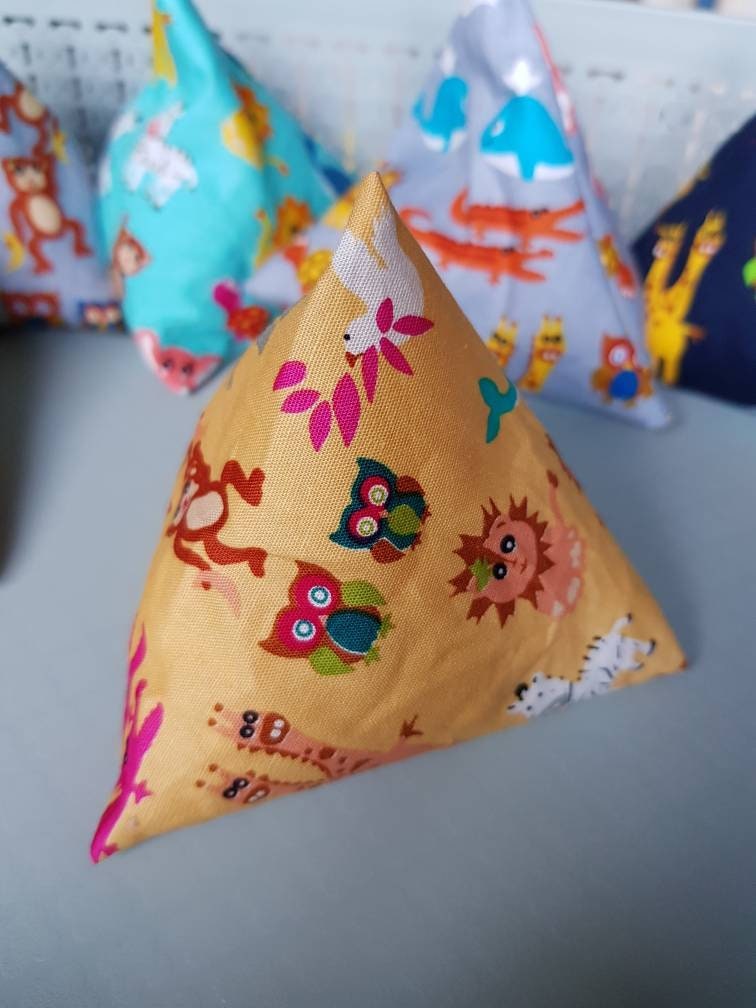 8 X Pyramid Pattern Weights. Lots of Cute Animals and Various Colour ...