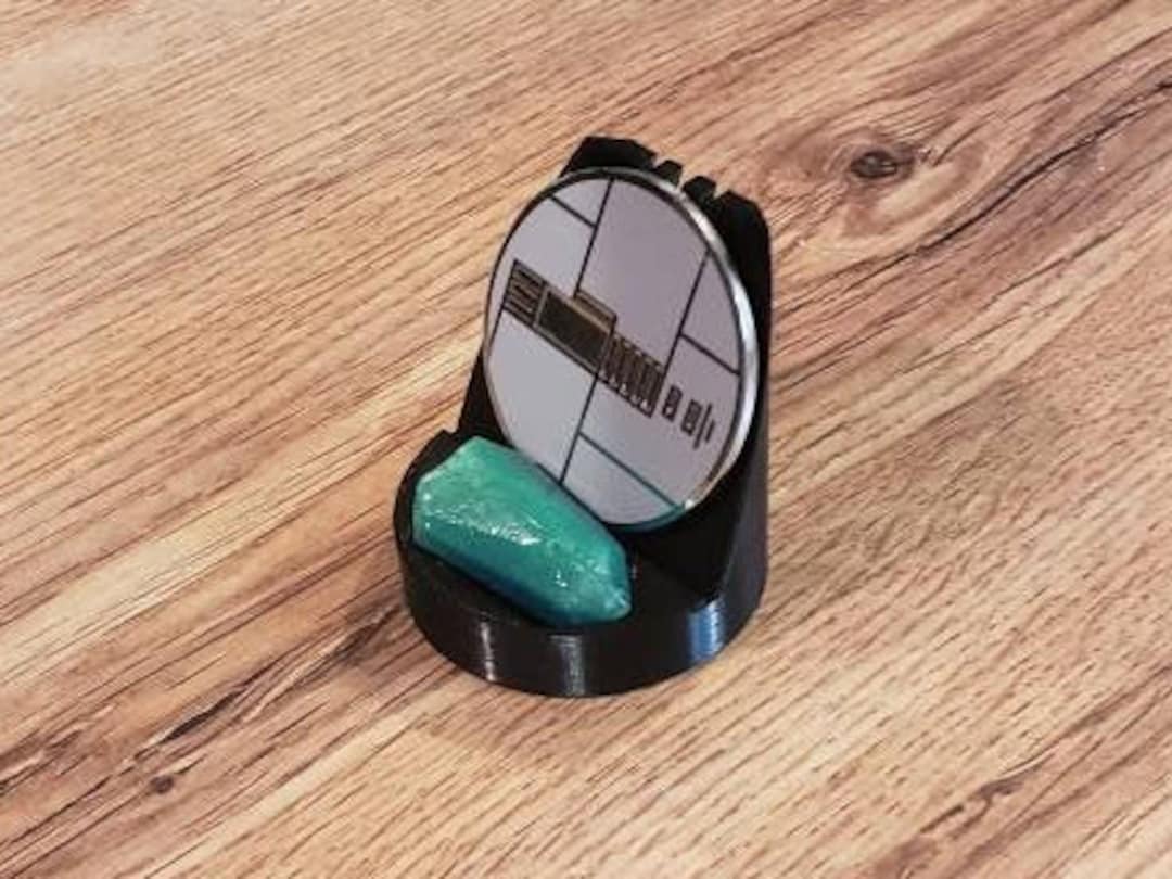 Savi's Workshop Pin and Kyber Crystal Holder - Etsy