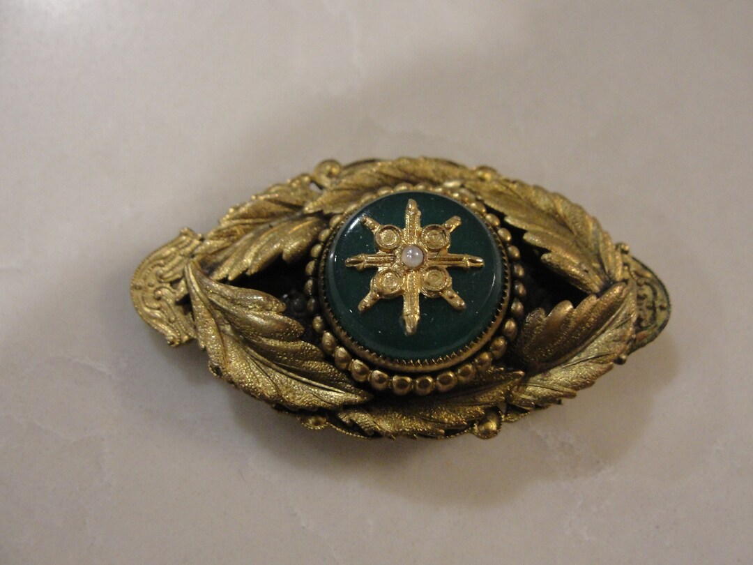 Vintage Green Stone-gilt-metal Setting Hinged Brooch / Pin - Etsy