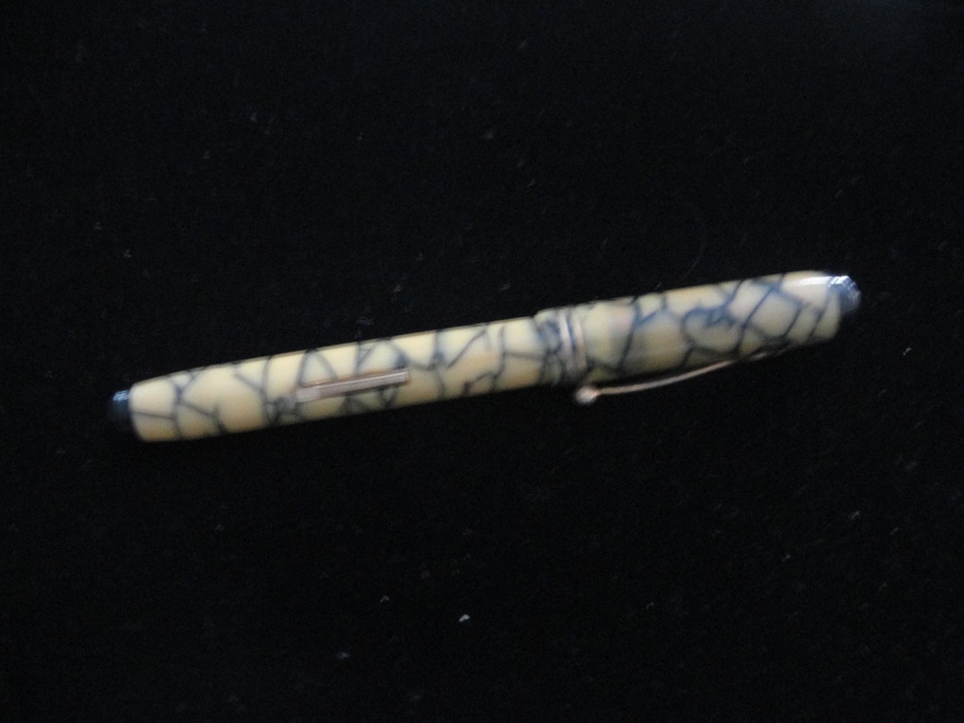 Vintage "fifth Avenue" Fountain Pen - Marblized Yellow-beige & Black ...