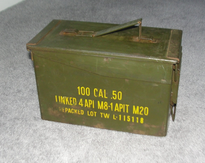 U.S. Military Steel Ammo Box "100 CAL .50 Cartridges Linked 4 API M8-1 ...