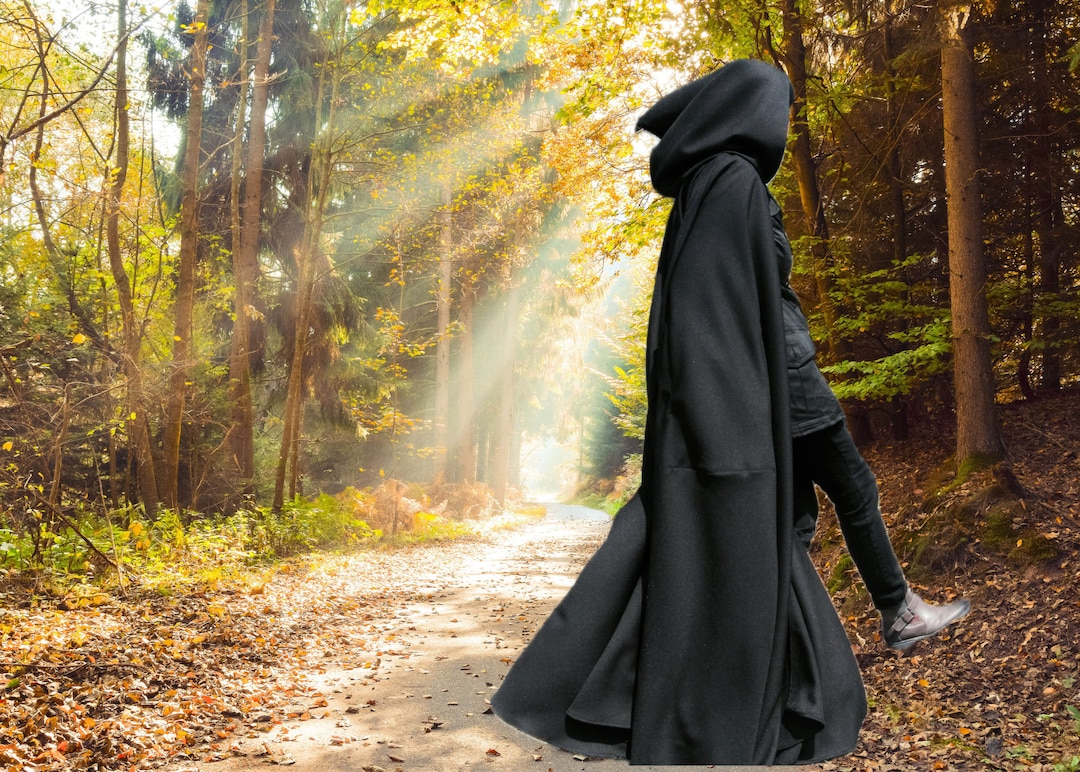 Black Hooded Cloak With One Pocket Cosplay Cloak Halloween Party Cloak ...