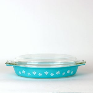 Pyrex "snowflake" Turquoise Casserole Dish - Etsy