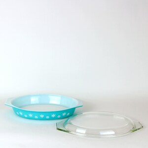 Pyrex "snowflake" Turquoise Casserole Dish - Etsy