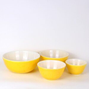 Pyrex Yellow 4pc Mixing Bowl Set - Etsy