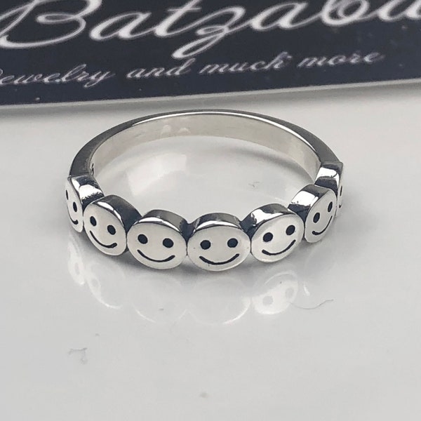 Smiley Ring - Etsy Canada