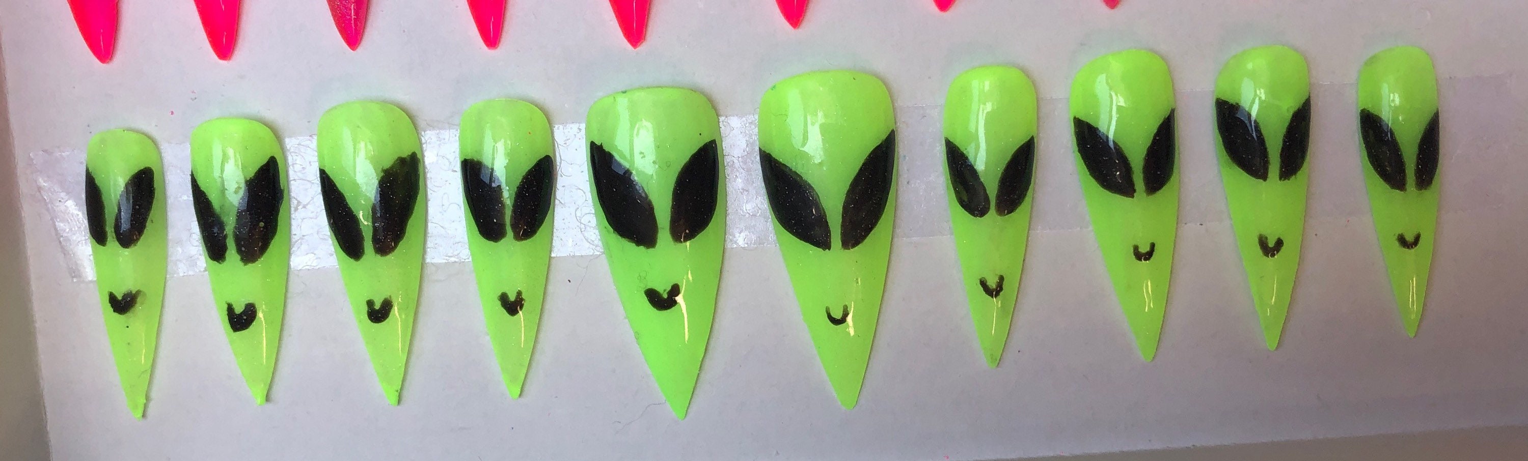 Happy Aliens glue on nails | Etsy