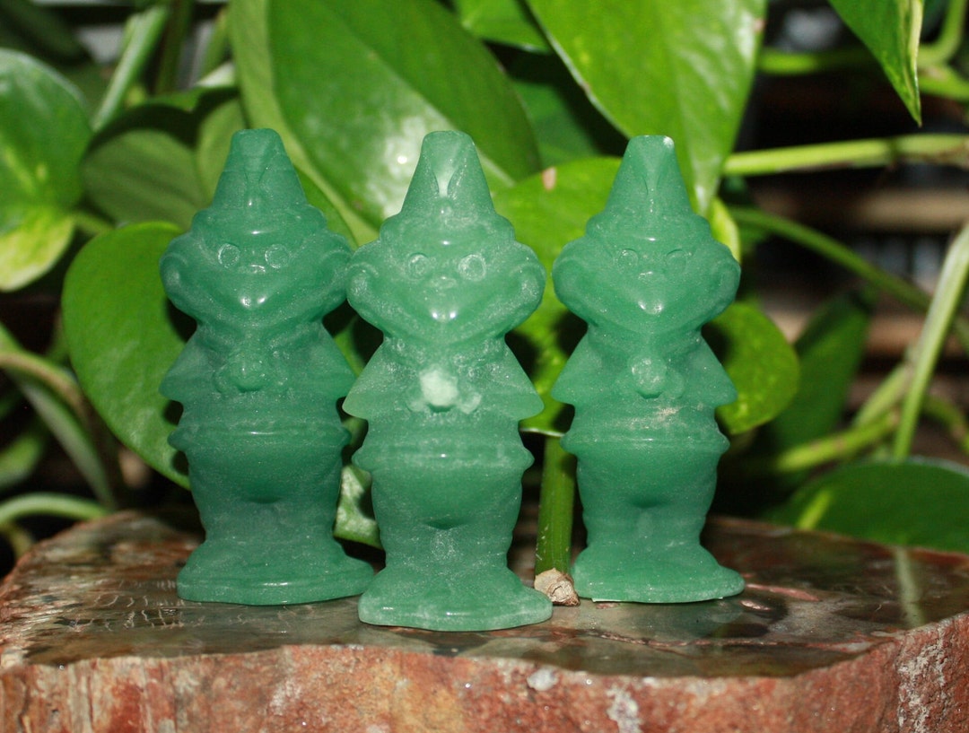 Green Aventurine Grinch Carving, Crystal Grinch - Etsy
