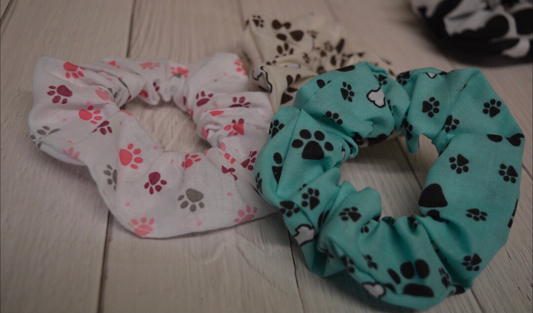 Dog Paw Print Scrunchies // Pet Lover Gift, Dog Mum Gift, Dog Scrunchie ...